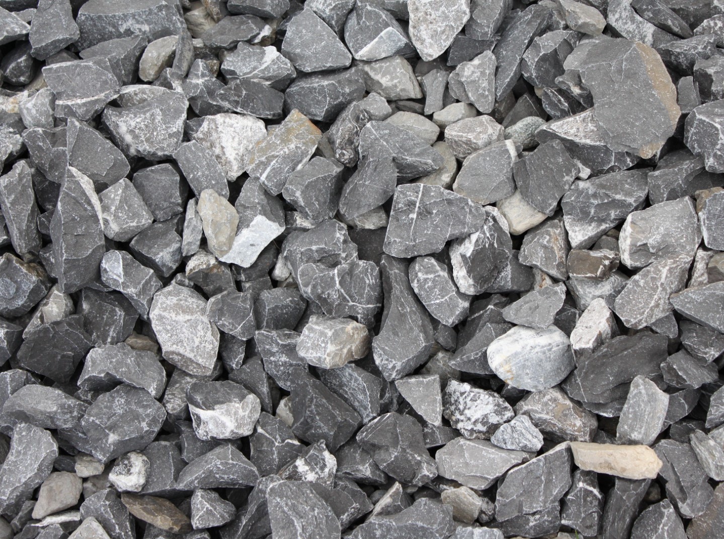 Rubble Removal & Disposal In London | Garden Rubbish Collectors